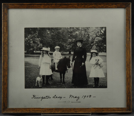 Henrietta Jenny Fraser, Mrs Walter Ralph Bankes (1871-1953) with her ...