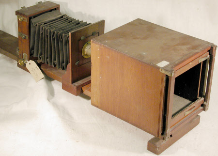 Folding camera 101782 | National Trust Collections