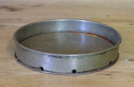 Sponge tin 356737 | National Trust Collections
