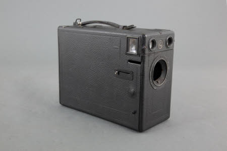 A Midg No. 2 falling plate magazine box camera. 1524871 | National ...